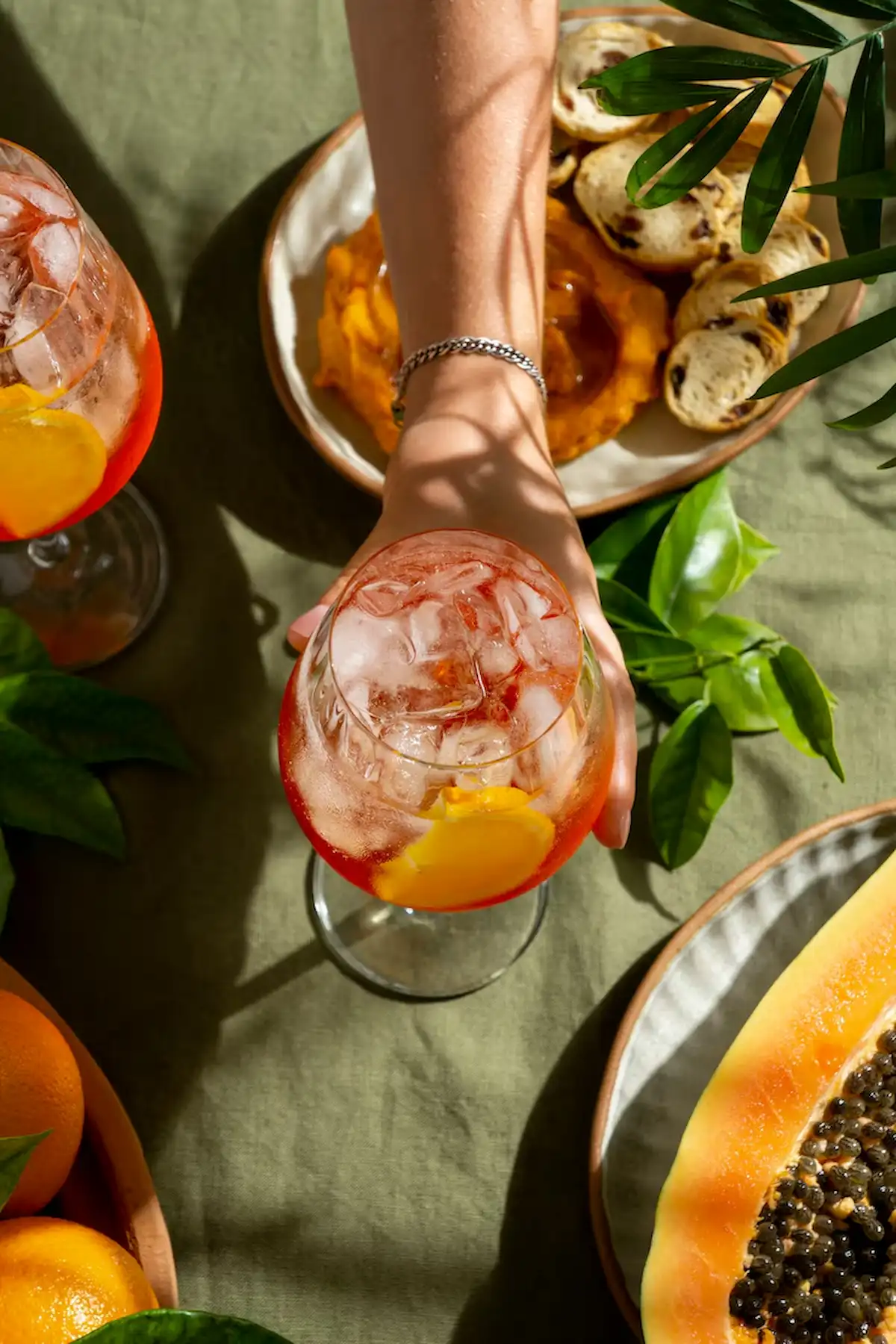 Tendencias de Gin Tonics en Primavera: frescura, botánicos y sabor ...